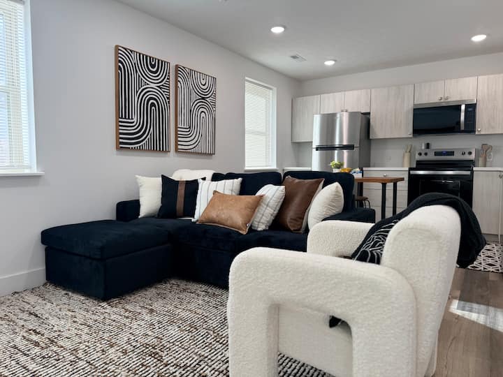 Mill Street Suites | Modern 1 Br | Unit D - Jasper, IN
