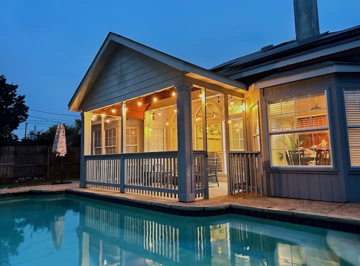 Cozy Vacation Home With Hot Tub And Games - Arlington, TX