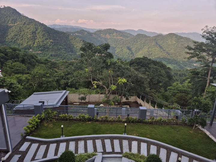 Above The Clouds | Private Pool Retreat - Morni