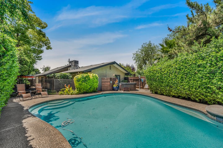 The Chic Retreat Fresno - Private Pool And Spa - Fresno, CA