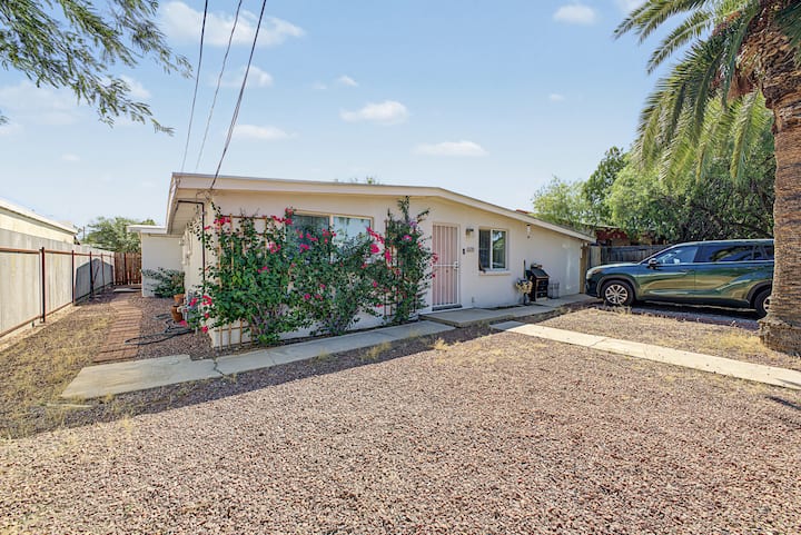 Cherry Avenue Hideaway, Close To U Of A And Shops - Tucson, AZ