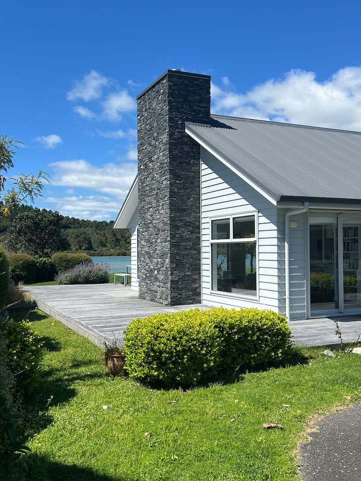 Waterfront Holiday Home - Whitianga