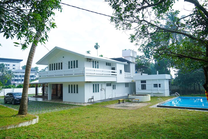 Grand Horizon - Pool Villa - Indien