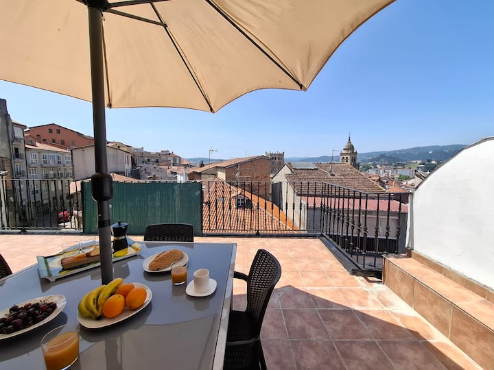 Luna. Terraza Panorámica En El Casco Antiguo - Orense