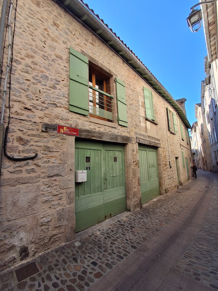 Apparemment Complet Au Cœur De La Bastide - Villefranche-de-Rouergue