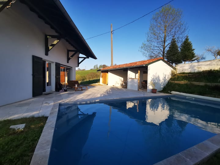 Maison Familiale Au Calme Dans Le Pays Basque - Hasparren