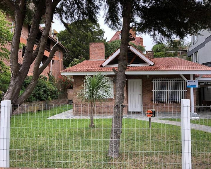 Chalet A Una Cuadra De La Playa - Pinamar