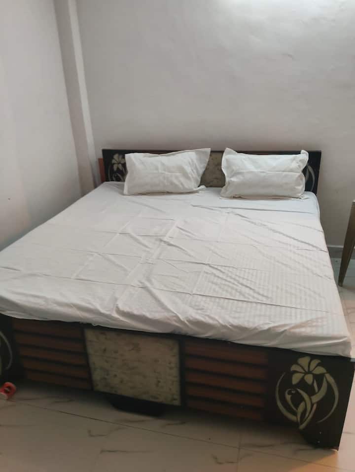 2 Rooms Set Close To Ring Road And Metro - Nueva Delhi