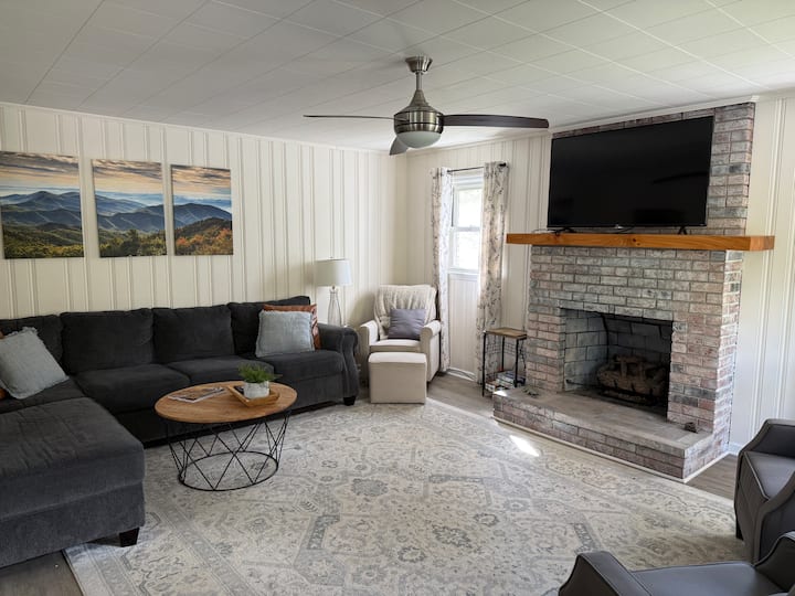 Mountain Laurel Retreat - Highlands, NC