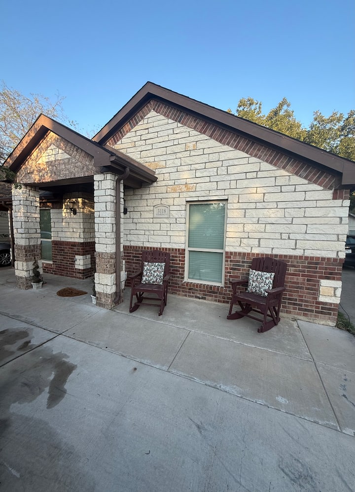 Near Stockyards, Ample Parking & Gas Grill - Fort Worth, TX