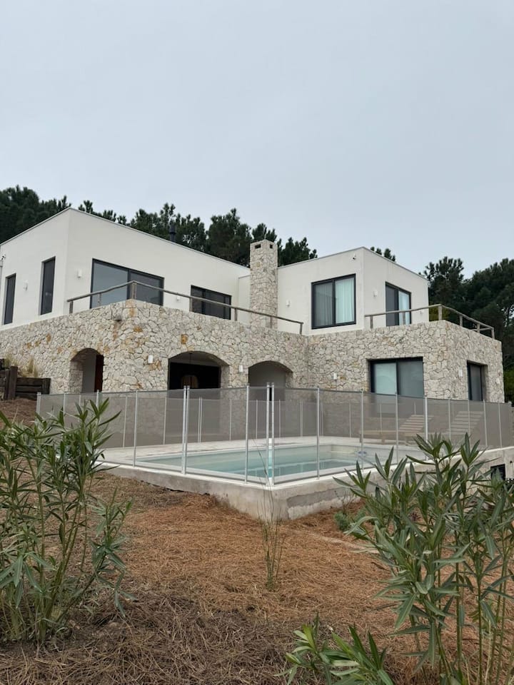 Hermosa Casa En Costa Esmeralda En Marítimo - Argentina