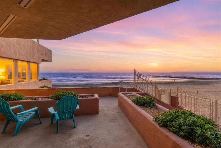 Beachfront 3br/2ba Condo With Pool - Imperial Beach, CA