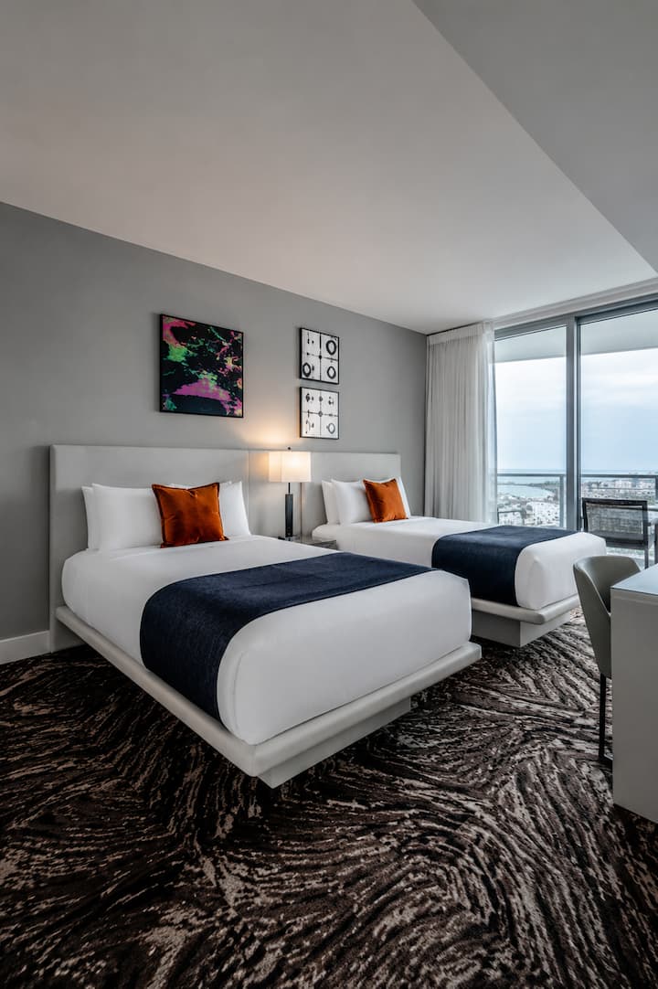 Lyfe - Twobedroom Oceanfront King & 2 Full - Hollywood, FL