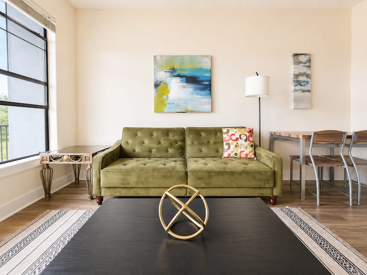 Sleepover | Beautiful 1bd/1ba+ Riverfront View Lit - Little Rock, AR