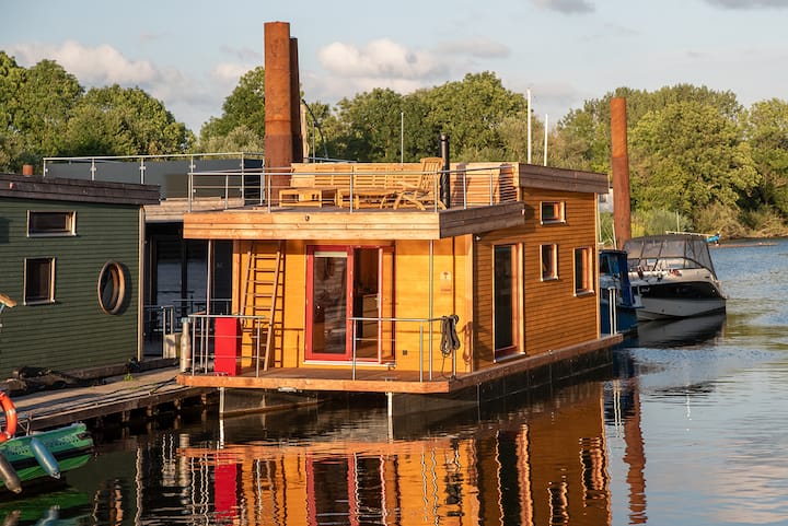 Gemütliches Hausboot Mit Kamin Auf Der Dove Elbe - Hamburg