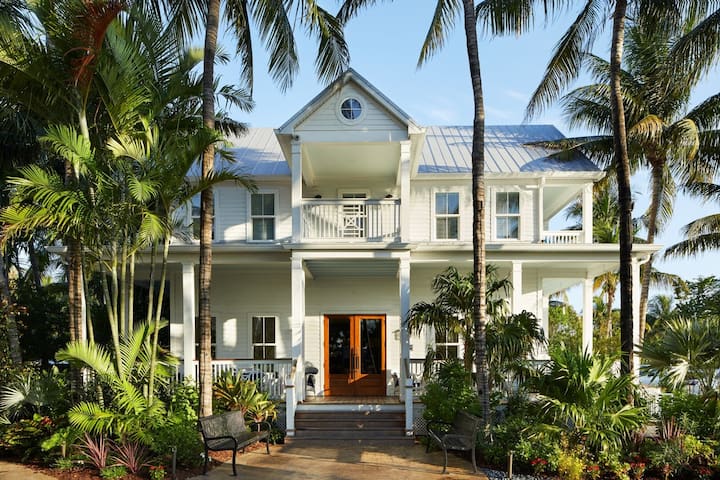 Tropical Suite Escape | 1.9 Mi To Smathers - Key West, FL