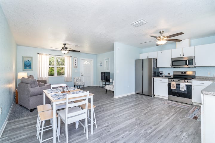 Quiet And Simple Port Charlotte Stay Near Harbor - North Port, FL