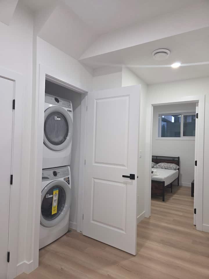 Spacious Basement Suite - Edmonton