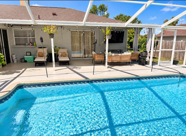 Serenity & Sunshine
Your Private Poolside Escape - Spring Hill, FL