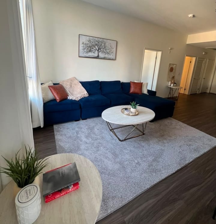 Spacious - Hollywood, CA