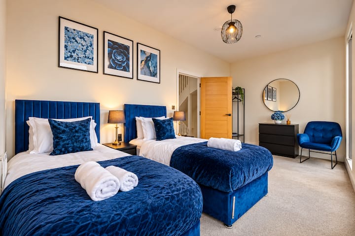 Luxury Town-house | Free Parking & Ev Charging - Birmingham