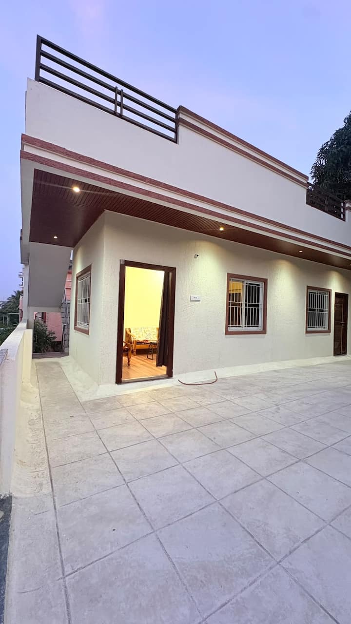1 St-floor Rooftop Retreat With Separate Entrance. - Nagpur