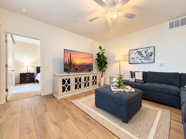 Cays Luxury Living! Canal Views. Resort Amenities - Chandler, AZ