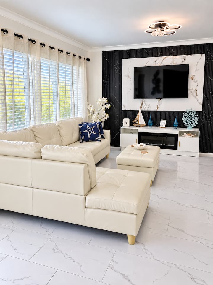 Lido Beach | 2br Near Beach & Restaurants - St. Pete Beach, FL