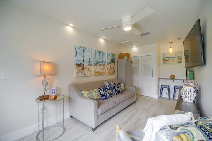 Cape Canaveral Getaway W/ Pool - Walk To Beach - Cape Canaveral, FL