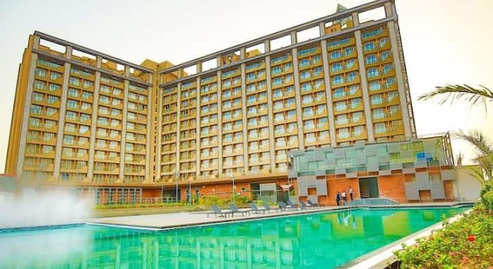 Weekend Address | Modern Room In The City - Surat