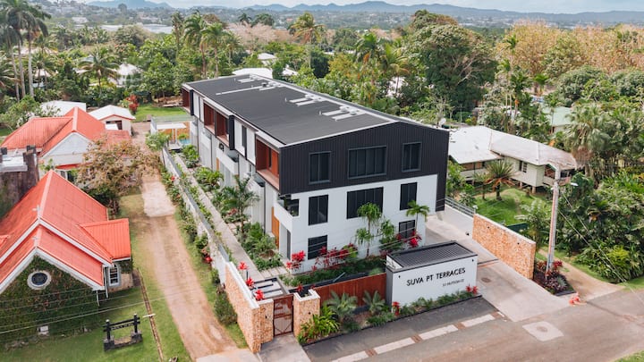 Modern 2br Townhouse | Pool & Parking - Fiji