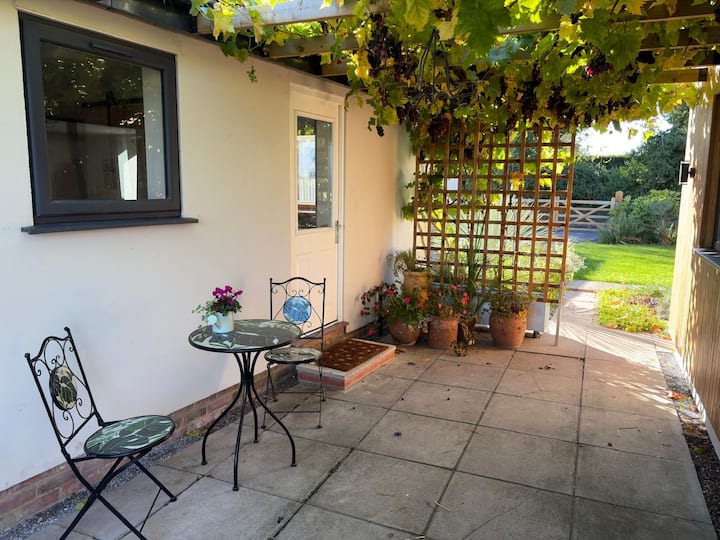 Countryside Location:self-contained Detached Annex - Bridgwater