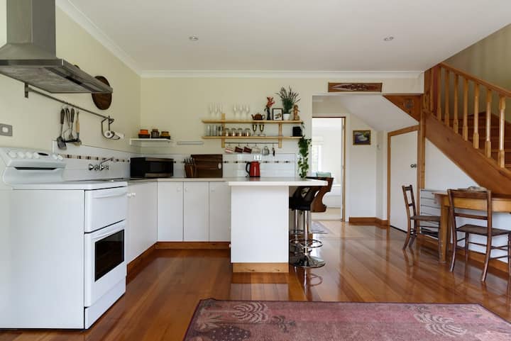 Timber Townhouse Steps From Freers Beach - Port Sorell