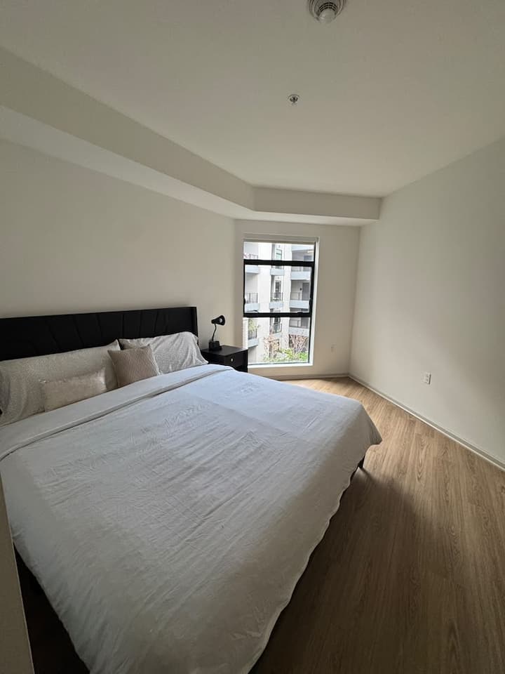 Luxury 2bd/2ba Hollywood Flat: Pool, Gym & Park - Los Angeles