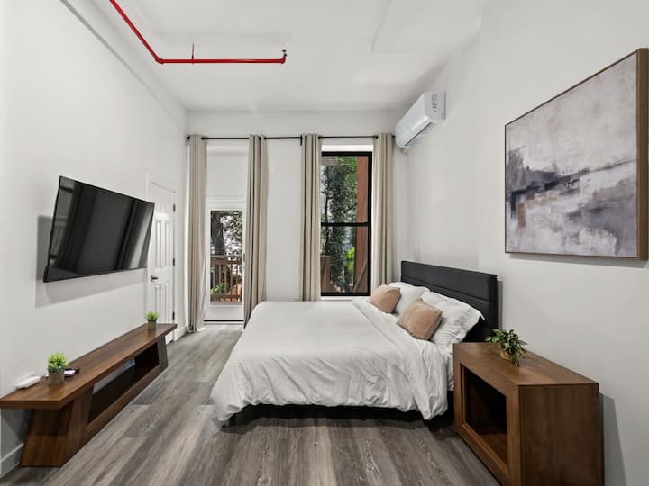 Nyc King Studio With Private Deck | The Serene - Nueva York