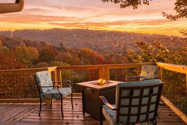 Beech Mtn Views · Fire Pit · Game Room · Sleeps 11 - Beech Mountain, NC
