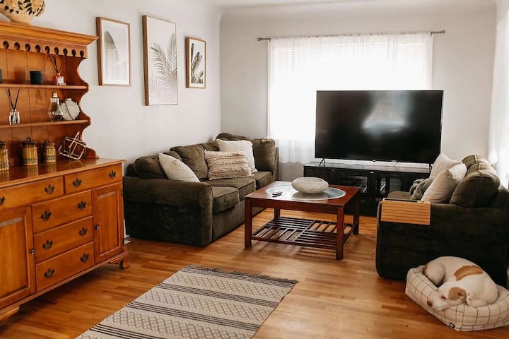 Fenced Yard | 7 Guest Stay | Near Park & Hospitals - Billings, MT