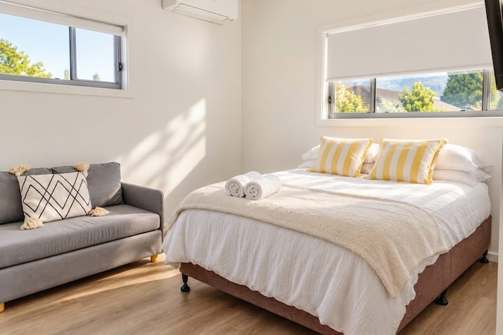 Coastal Living Woonona | Sleeps 4 + Parking - Wollongong
