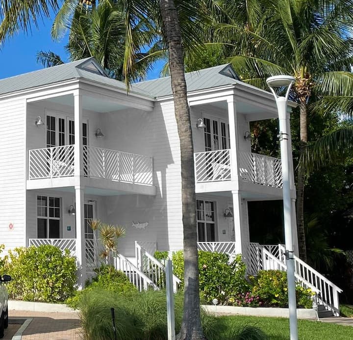 Right On Florida Bay | Bayfront 2br & Pool - Islamorada, FL