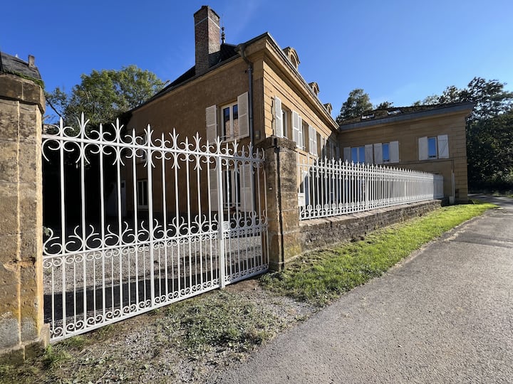 Grande Maison Avec Piscine Intérieure & Spa - Sedan