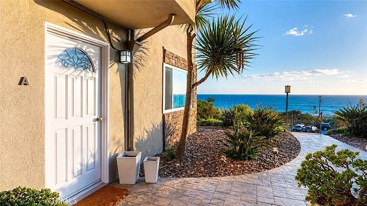 Hear The Crashing Surf - Furnished Ocean-view - Laguna Beach, CA