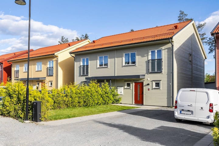 Familjevänligt Parhus I Steninge - Märsta