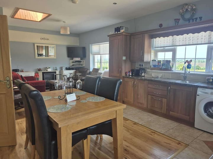 Nora's Cottage Mullagh, Kells - Sleeps 5 - Kells
