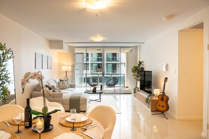 Modern 2 Bedroom Retreat | Free Parking | Balcony - Sídney