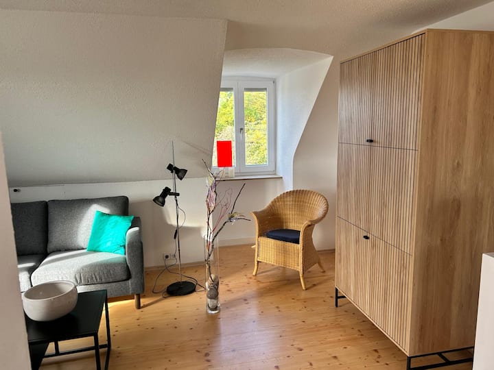 Charmante Dachgeschosswohnung Stuttgart Degerloch - Stuttgart