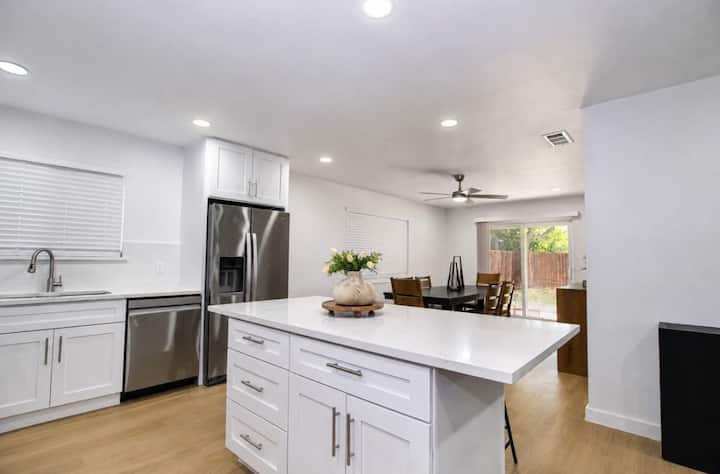 Great Home In A Nice Quiet Neighborhood. - Irving, TX