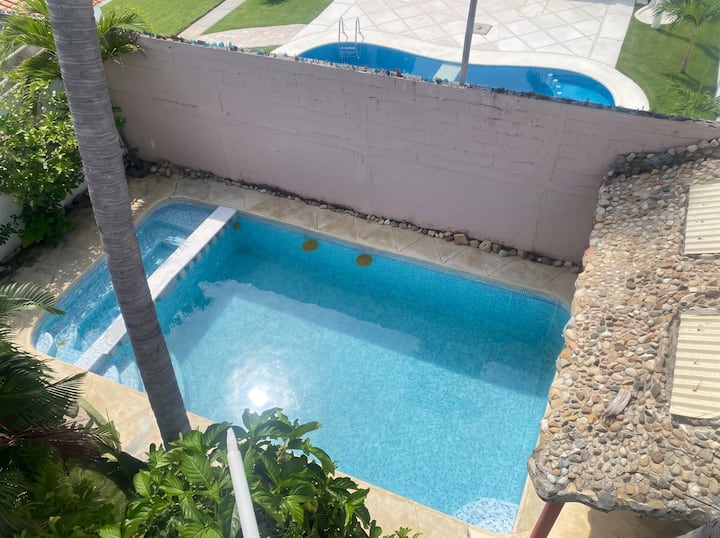 Casa En Pie De La Cuesta A Una Cuadra De La Playa - Acapulco
