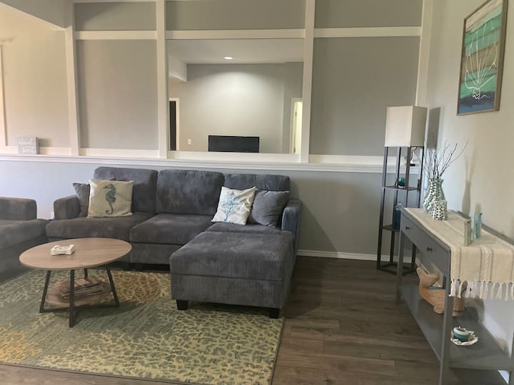 Welcome To Upland Terrace!  2 Br Apt In Ne Tacoma! - Ruston, WA