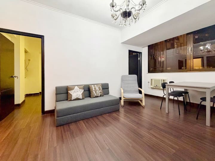 Spacious 2br In Heart Of Tst - Hong Kong