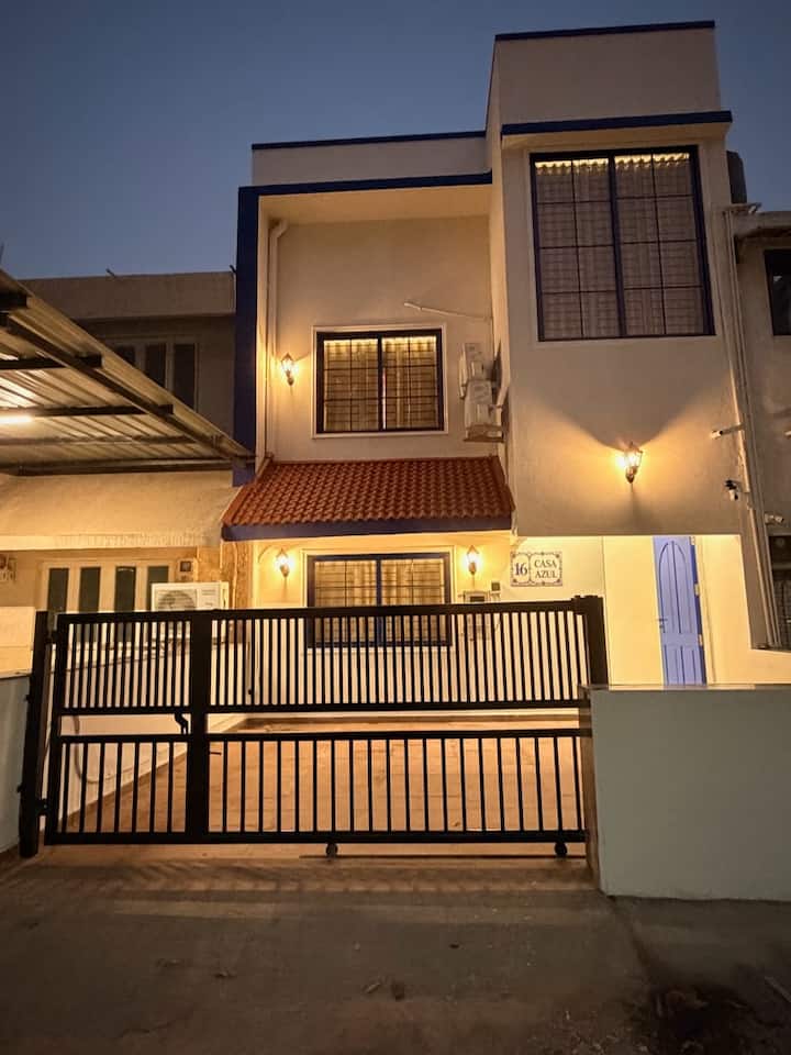 Casa Azul  Coastal Villa Near Devka Beach - Daman